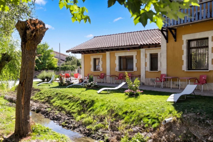 Spacious And Modern House In Cardeñuela Riopico - Burgos