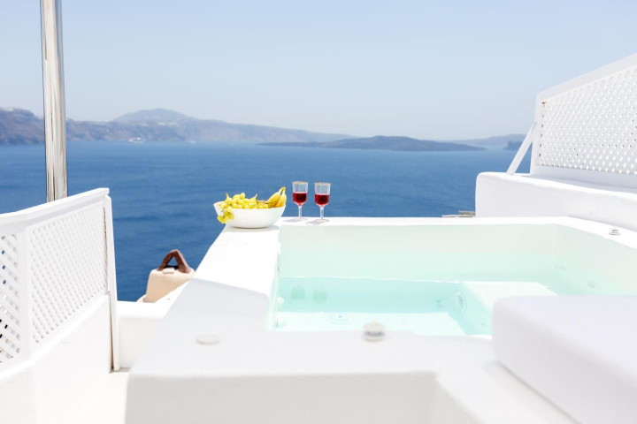 Delta Suites - Santorin