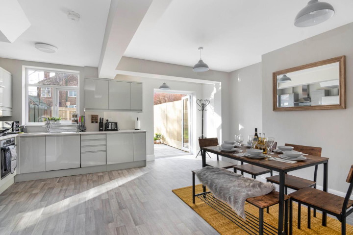 Spacious 3 Bed House, Netflix, Garden, Parking - Southampton