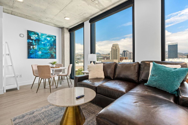 Downtown Views! Amazing Pool Gym Hottub Luxury Apt - Salt Lake City, UT