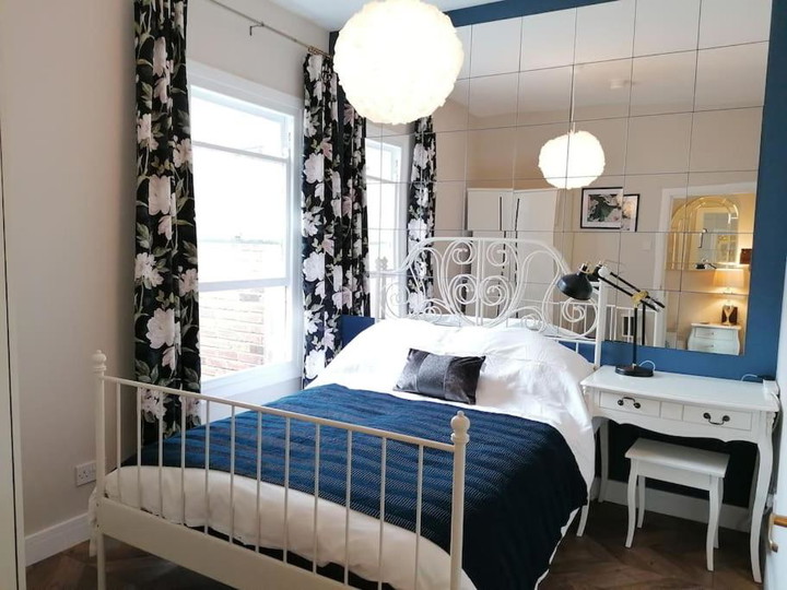 Stunning 3br Central Belfast Home With Parking - County Down