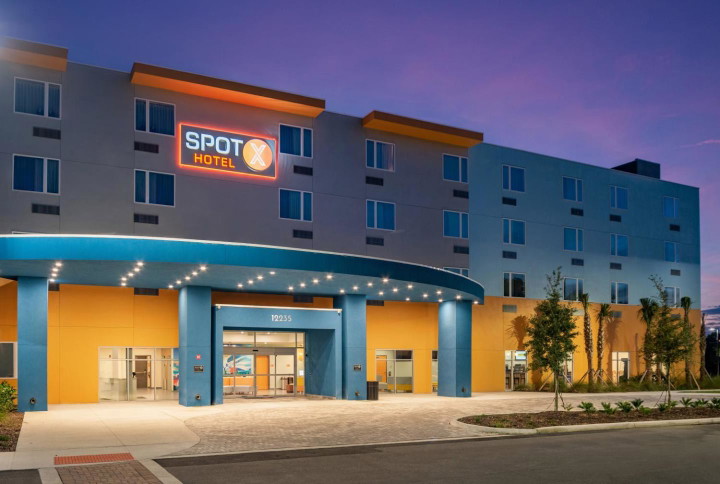 Spot X Hotel Orlando Intl Dr By The Red Collection - Lake Buena Vista, FL
