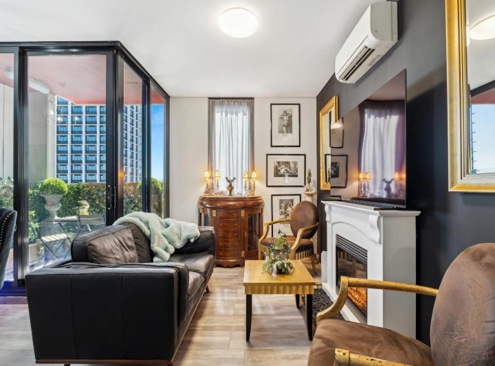 Winter Cbd Retreat,fireplace,free Secure Parking, Balcony, Netflix, Free Wifi, Walk To Rundle St, Uniadelaide, Casino, Pubs, Cafes - Adelaide Entertainment Centre