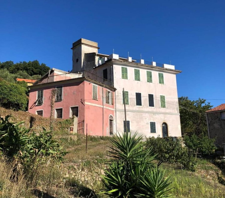 Villa Massa - Dimora Storica Con 12 Camere, Accoglie 30 Persone - Finale Ligure