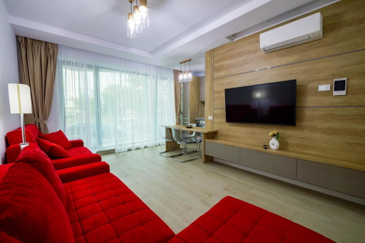 Red Luxury Apartment Lake On - Constanța