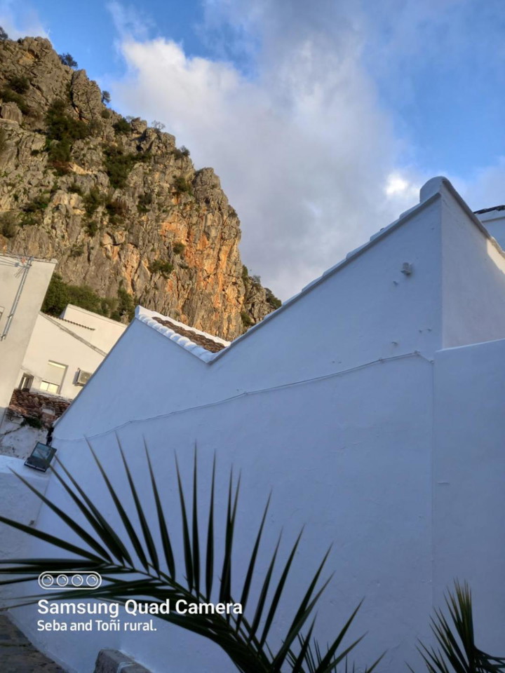El Estudio Rojo De Ubrique - Grazalema
