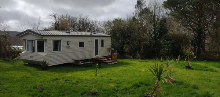 Tiny House Glamping, Sleeps Up To 6 - England