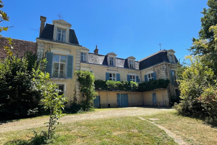 Historic 6 Bedroom Villa With Pool & Large Garden - Argenton-sur-Creuse