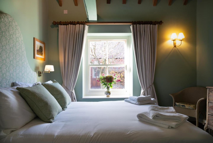 The Horse & Groom Inn - Chichester