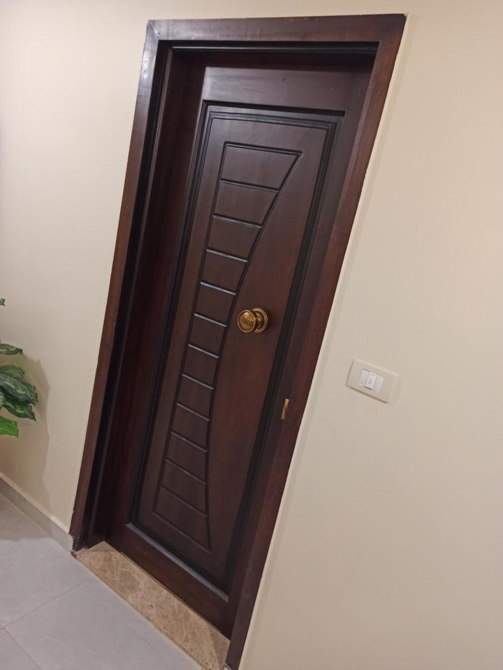 Security Of The Building Asks For Marriage Certificate And Only Registered Guests Allowed - Cozy Studio By The Sea Between Hilton And Four Seasons, No View, Just Window On The Area Of Water Pumps - Alexandria