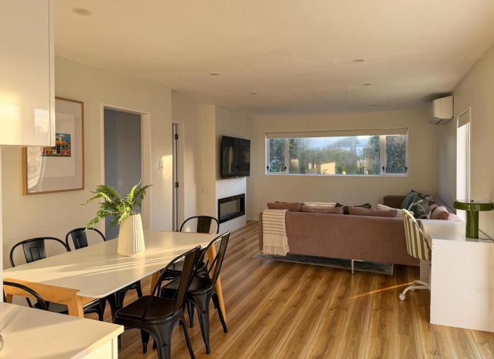Waikanae Beach Abode - Cosy & Outdoor Bath - Waikanae