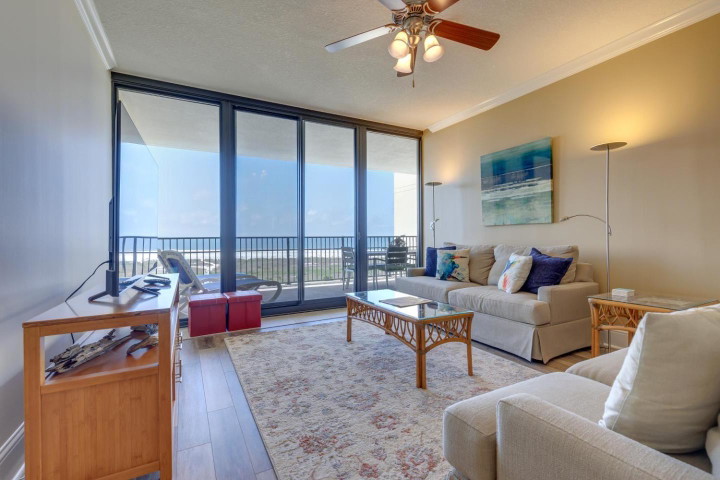 Beachfront Dauphin Island Condo W/ 2 Pools & Sauna - Dauphin Island, AL