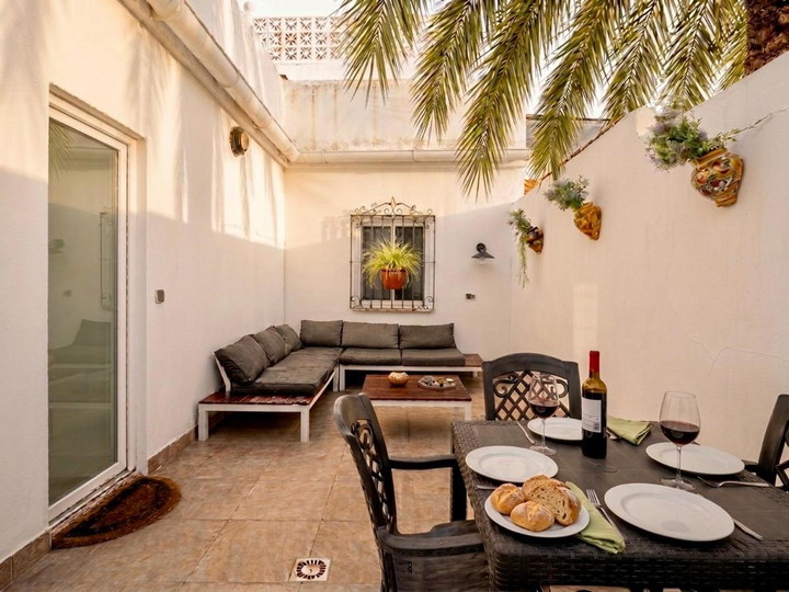 Quiet 3-bedroom House Near Town Hall & Centre - Torremolinos