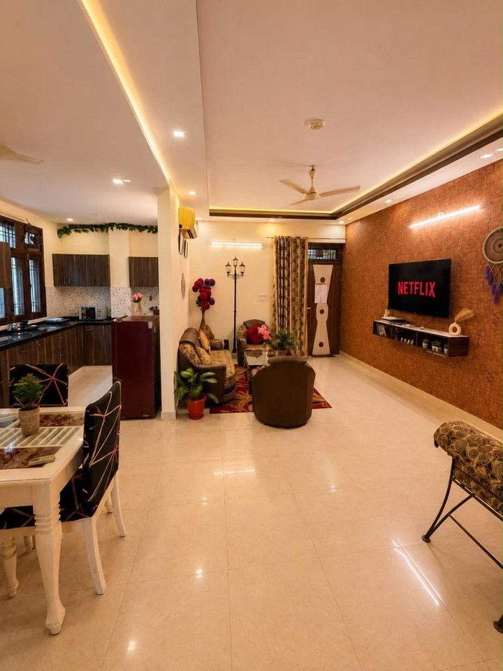 2bhk In Raja Park With Private Balcony & Terraces - Jaipur