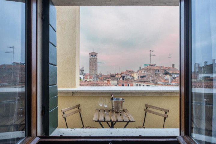 Bright Apartment On Venetian Roofs R&r - Veneza