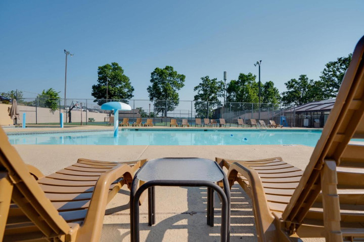 Troon Golf View - Golf Course View With On-site Amenities - Branson, MO