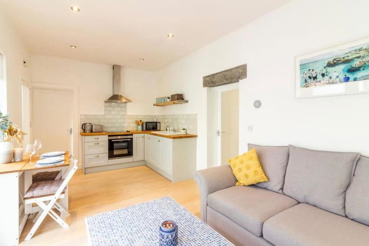 Newly Refurbished Traditional Cottage Blackrock - Bray