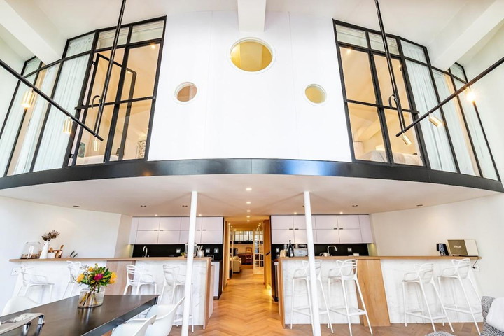 Luxurious Modern Artsy Fully Fitted Home - Claremont