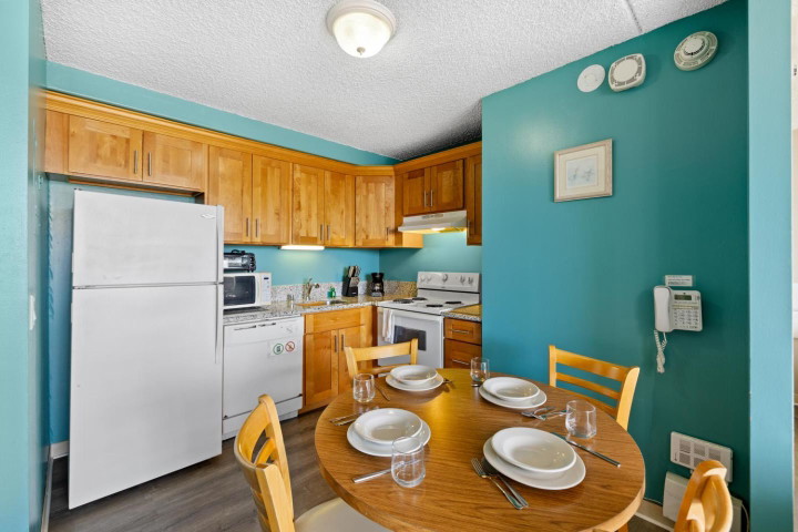 Royal Kuhio 1702 - Spacious Studio With Stunning Mountain City Views In The Heart Of Waikiki! - Honolulu