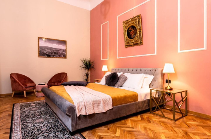 Elegant And Historic 3-bedroom In City Center -By Likehomeflorence - Florence