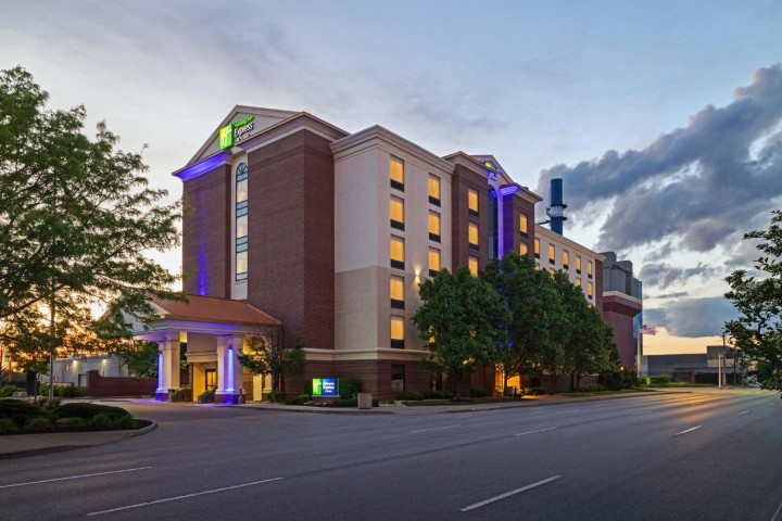 Holiday Inn Express & Suites Indianapolis Dtn-conv Ctr Area By Ihg - Indiana