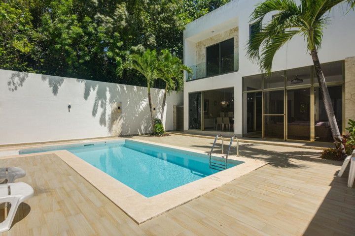 1 Mi To Beach: Luxe Playa Del Carmen Home W/ Pool - Playa del Carmen