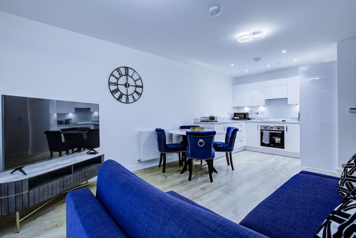 Brand New Apartment Next To Lakeside Shopping Mall, Essex - Dartford