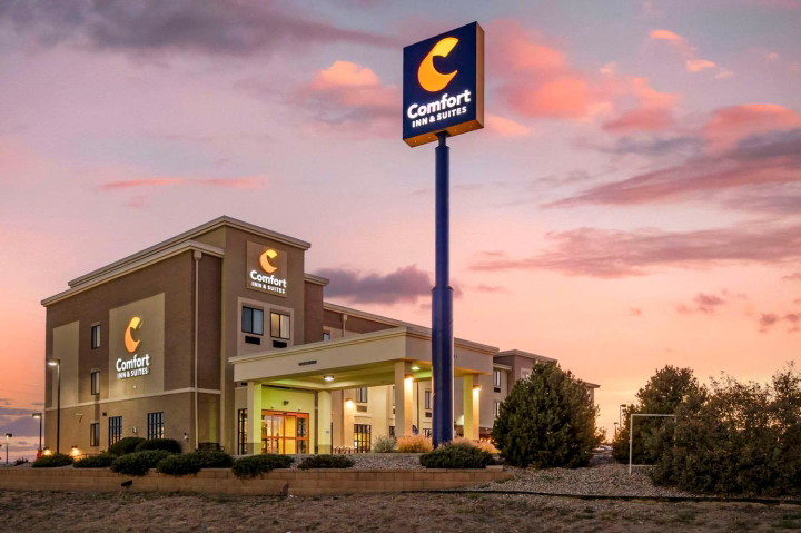 Comfort Inn & Suites - Wyoming