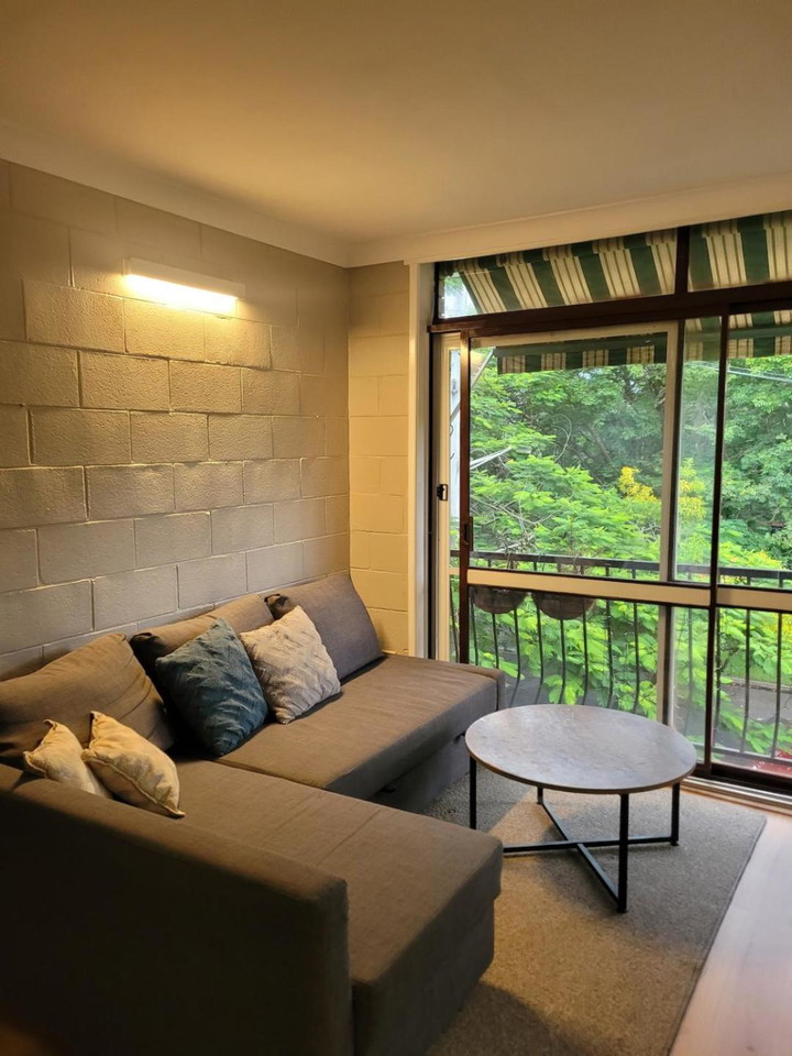 Breezy Entire 2 Bedroom Unit Top Floor Next To Uq - Brisbane