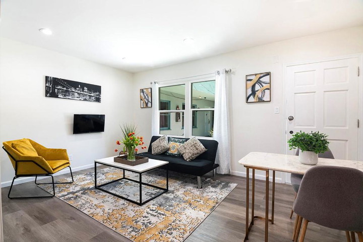 Cozy Studio Suite Near Beverly Hills - Beverly Hills, CA