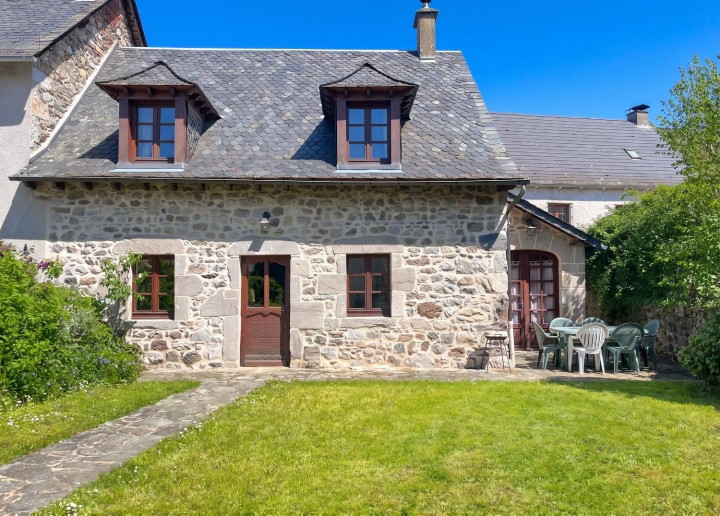 Maison Cosy à Lanobre + Jardin - Cantal