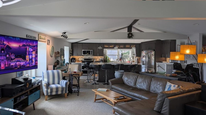 Modern Condo Overlooking Downtown Amherst! - Northampton, MA