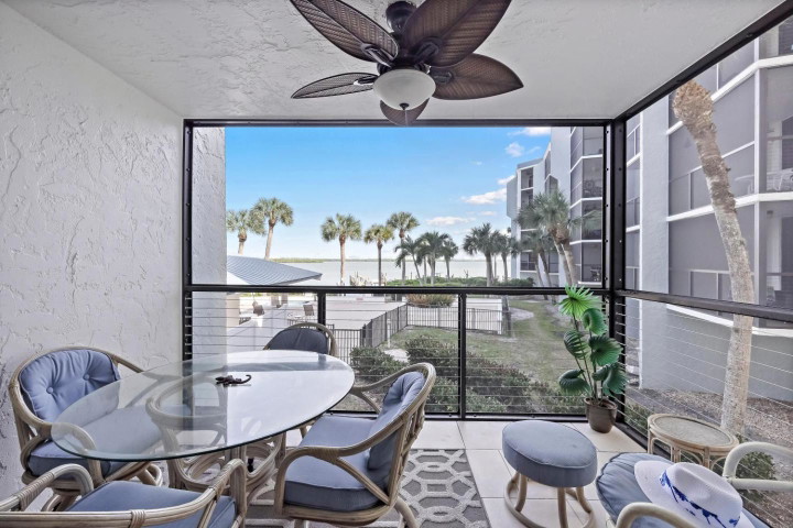 Olde Marco Riverfront Condo With Pools And Tennis - Marco Island, FL