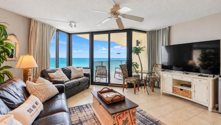 Beachfront Condo Panama City Beach Gulf Front Views Walk To Pineapple Willy's - Floride
