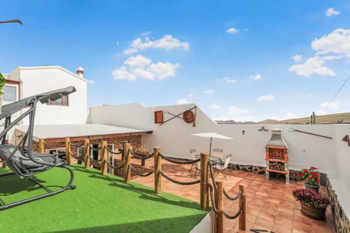 Lanzarote Bbq & Terrace Escape - Teguise