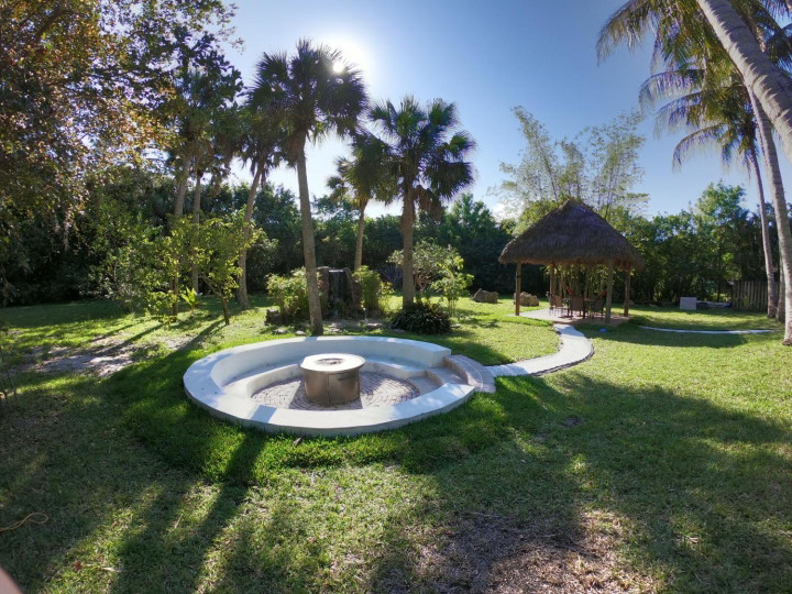 Jupiter Waterfalls - Newly Updated - Tiki Hut, Fire Pit, Kitchen, Pool Heater And More - Jupiter, FL