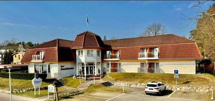 Hotel Garni Seeschlösschen - Zempin