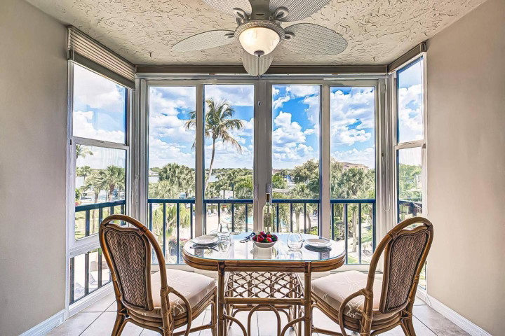 Harbor Towers 3rd Fl 1 Bedroom Pool View - Siesta Key, FL