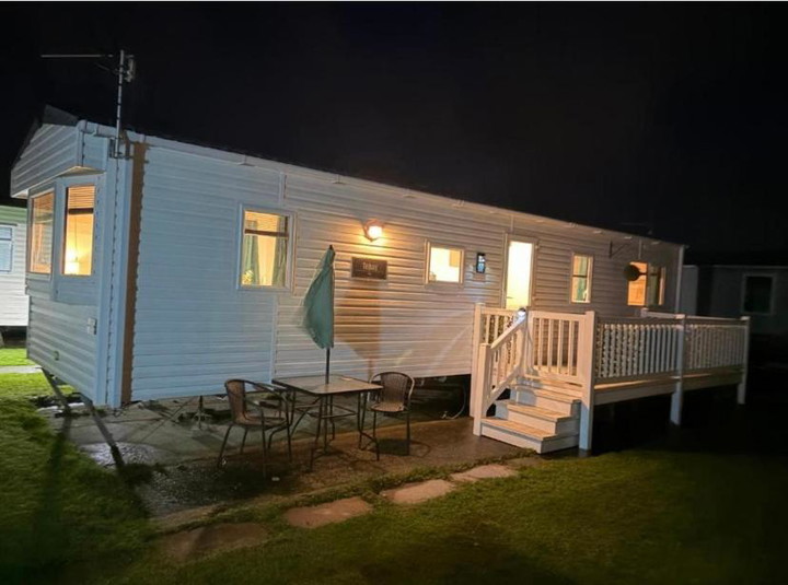 Lilahs Caravan Rental Towyn - ウェールズ