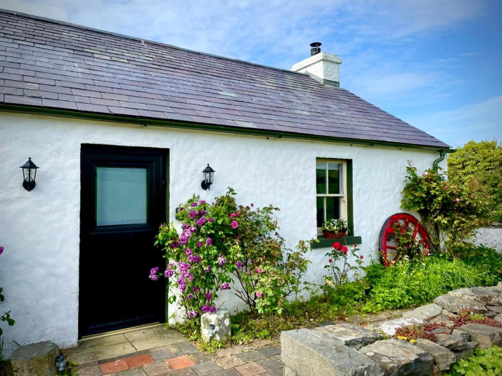 Dunnaglea Cottage, Ballintoy - Northern Ireland