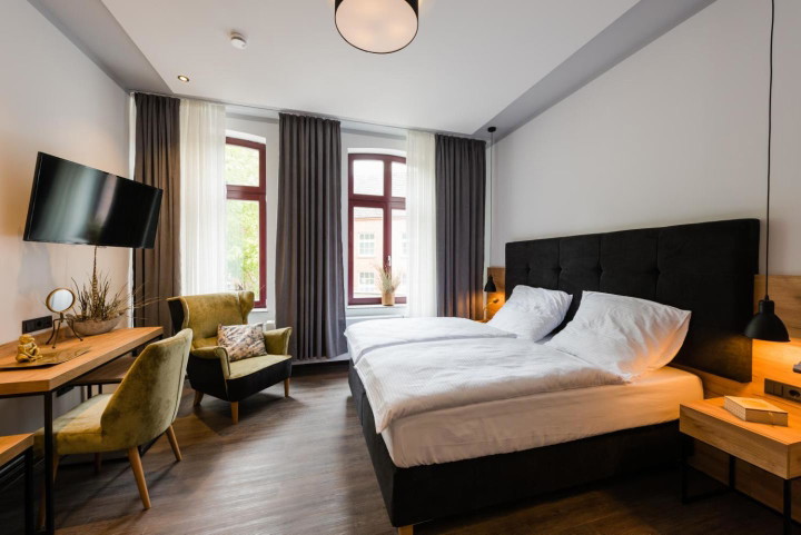 360 Grad Hotel & Bar - Leer