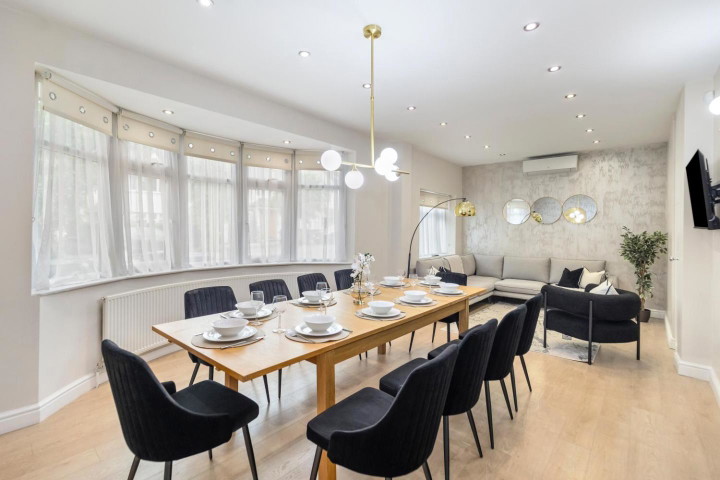 3 Min To Tube Station, Spacious Modern Home Sleeps 12 Adults London - London