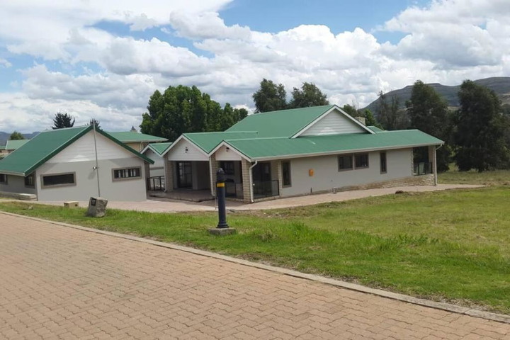 8sindoor Indoor Pool4 Bedroom Villagreat View And Backup Power - Clarens