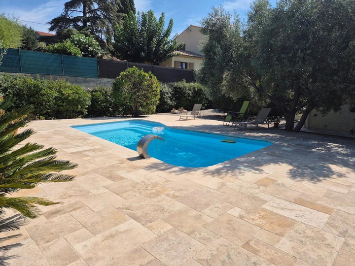 Appartement Rez-de Jardin Avec Piscine - Carqueiranne