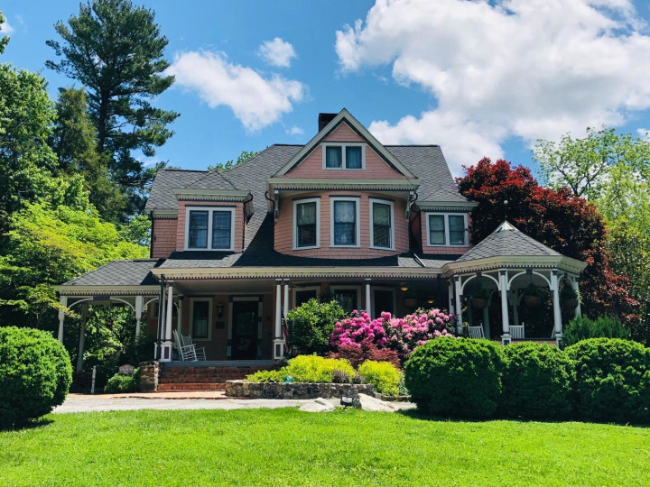 Beaufort House Inn - Weaverville, NC