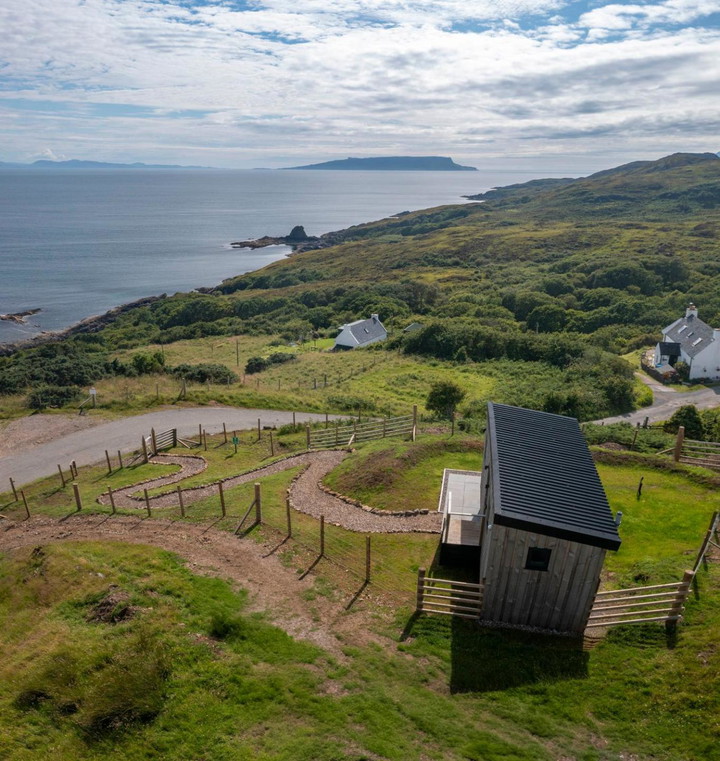 Hut On The Hill - Skye
