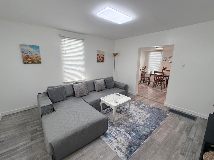 Completely Renovated For You Mountain View Cottage - Charleston, WV