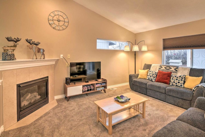 Accommodating Anchorage Abode < 1 Mi To Jewel Lake - Anchorage