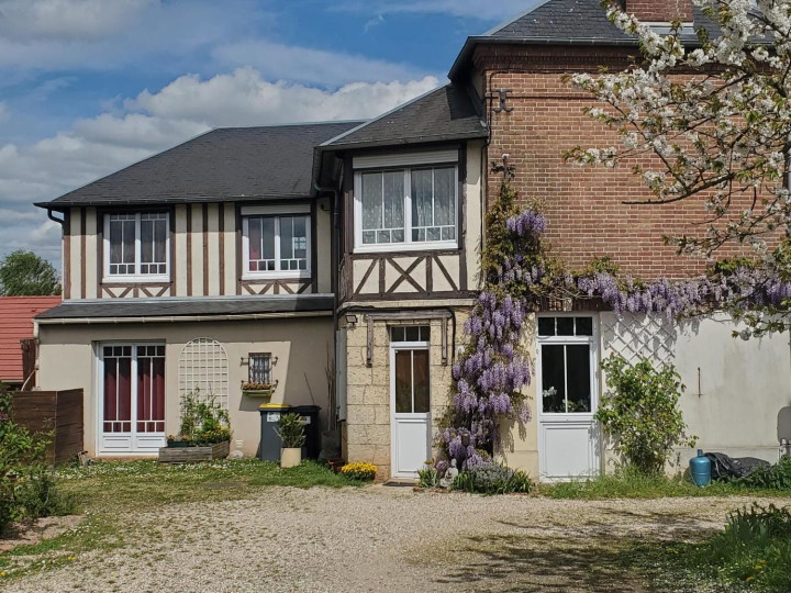 Chambres D'hôtes Les Glycines Et Petit Déjeuner - Évreux