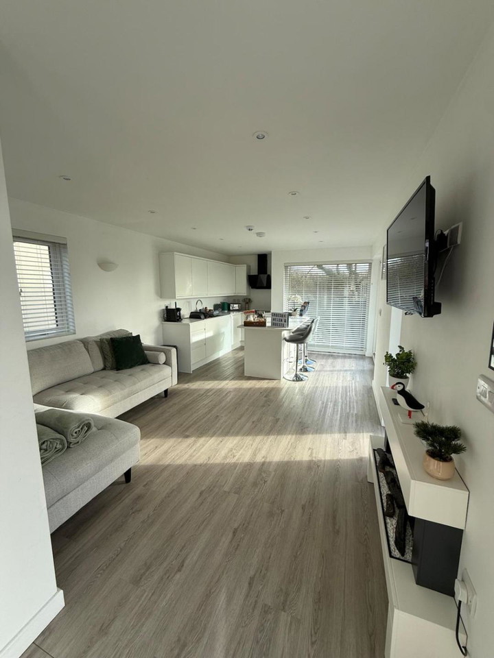 Lowern, Luxury Lodge With Hot Tub & Games Room Access - Bangor, UK